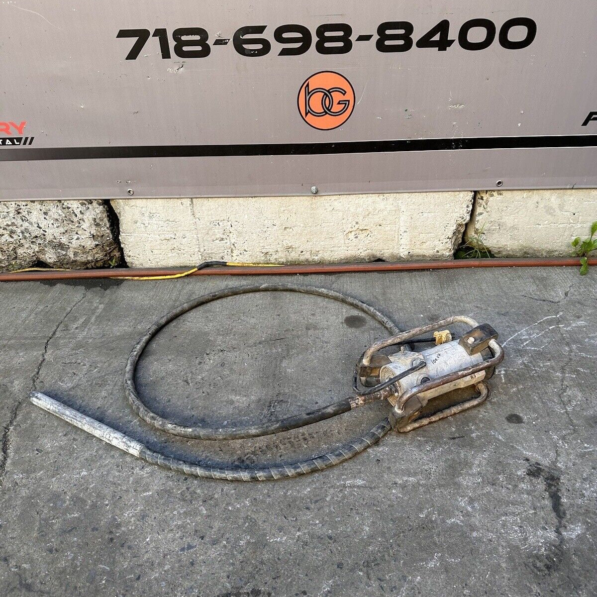 Oztec Concrete Vibrator 1" Head 8’ Wand — Buys Galore